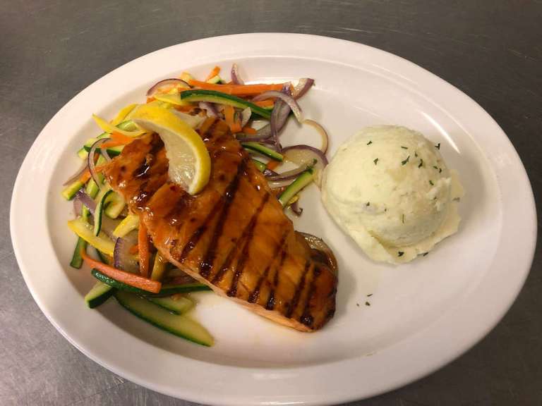 Stats Bar & Grill – A BAR & GRILL ON FIRE!